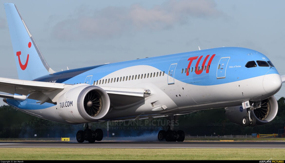 TUI Airways Boeing 787-9 Dreamliner Returns Safely. - Your Gateway to ...